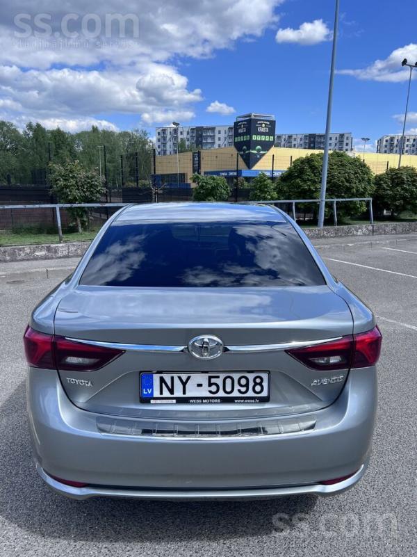 Grey Toyota Avensis 2016 in Riga, with an engine capacity of 2.00 L and mileage of 249 thousand km for 10900 €, photo 4 on AUTOMOTO.COM.LV