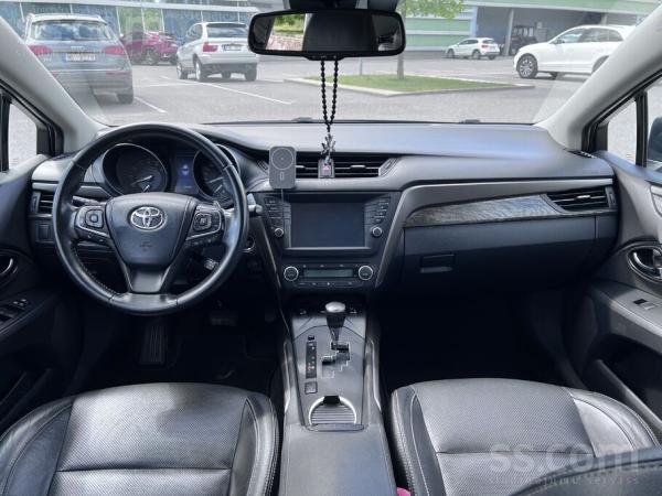 Grey Toyota Avensis 2016 in Riga, with an engine capacity of 2.00 L and mileage of 249 thousand km for 10900 €, photo 5 on AUTOMOTO.COM.LV