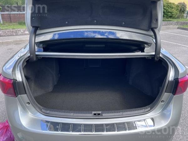 Grey Toyota Avensis 2016 in Riga, with an engine capacity of 2.00 L and mileage of 249 thousand km for 10900 €, photo 6 on AUTOMOTO.COM.LV
