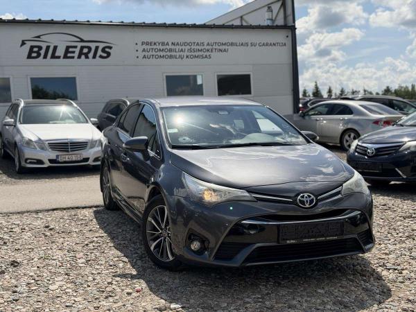 Grey Toyota Avensis 2016 in Utena, with an engine capacity of 1.60 L and mileage of 250 thousand km for 6990 €, photo 1 on AUTOMOTO.COM.LV