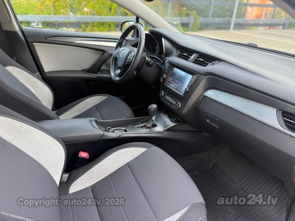 Grey Toyota Avensis 2016 in Tartu, with an engine capacity of 1.80 L and mileage of 153 thousand km for 11499 €, photo 9 on AUTOMOTO.COM.LV