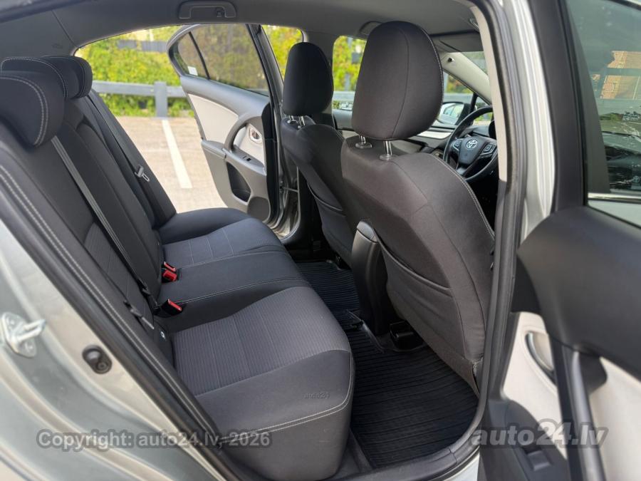 Серый Тойота Авенсис 2016 в Тарту, объемом двигателя 1.80 л и пробегом 153 тыс. км за 11499 €, фото 12 на AUTOMOTO.COM.LV