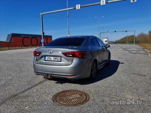 Pelēks Toyota Avensis 2016 Tallina, ar dzinēja tilpumu 1.80 L un nobraukumu 225 tūkst. km par 10500 €, foto  vietnē AUTOMOTO.COM.LV