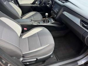 Pelēks Toyota Avensis 2016 Utena, ar dzinēja tilpumu 1.60 L un nobraukumu 250 tūkst. km par 6790 €, foto 9 vietnē AUTOMOTO.COM.LV