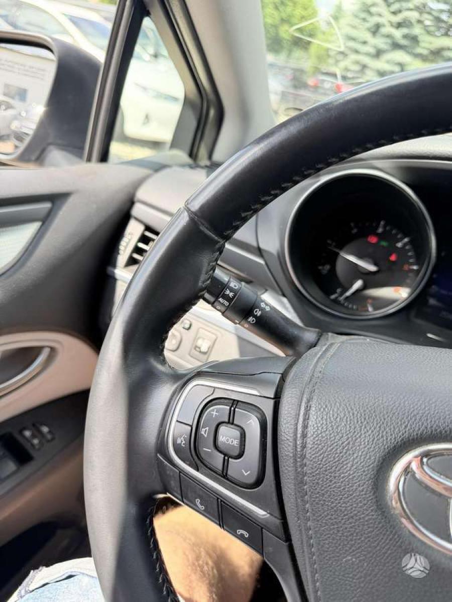Pelēks Toyota Avensis 2016 Utena, ar dzinēja tilpumu 1.60 L un nobraukumu 250 tūkst. km par 6790 €, foto 13 vietnē AUTOMOTO.COM.LV