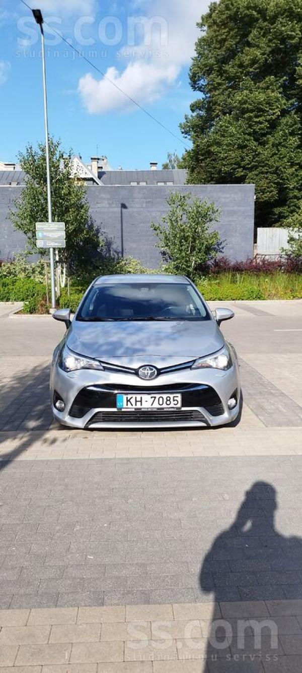 Серый Тойота Авенсис 2016 в Рига, объемом двигателя 1.80 л и пробегом 128 тыс. км за 9400 €, фото 1 на AUTOMOTO.COM.LV