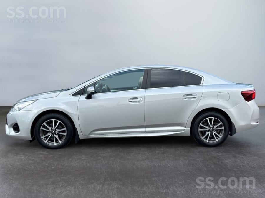 Grey Toyota Avensis 2016 in Riga, with an engine capacity of 1.80 L and mileage of 127 thousand km for 11740 €, photo 3 on AUTOMOTO.COM.LV
