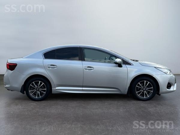 Grey Toyota Avensis 2016 in Riga, with an engine capacity of 1.80 L and mileage of 127 thousand km for 11740 €, photo 7 on AUTOMOTO.COM.LV