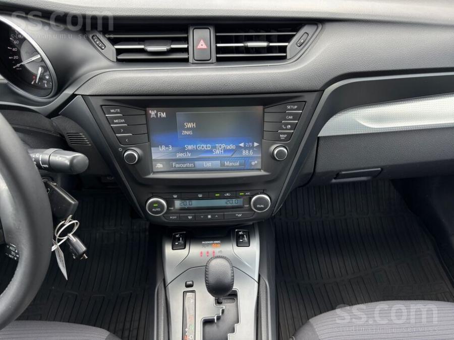 Grey Toyota Avensis 2016 in Riga, with an engine capacity of 1.80 L and mileage of 127 thousand km for 11740 €, photo 12 on AUTOMOTO.COM.LV