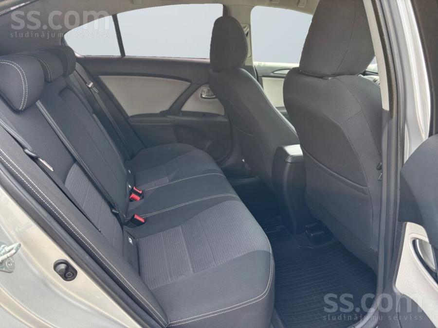 Grey Toyota Avensis 2016 in Riga, with an engine capacity of 1.80 L and mileage of 127 thousand km for 11740 €, photo 14 on AUTOMOTO.COM.LV