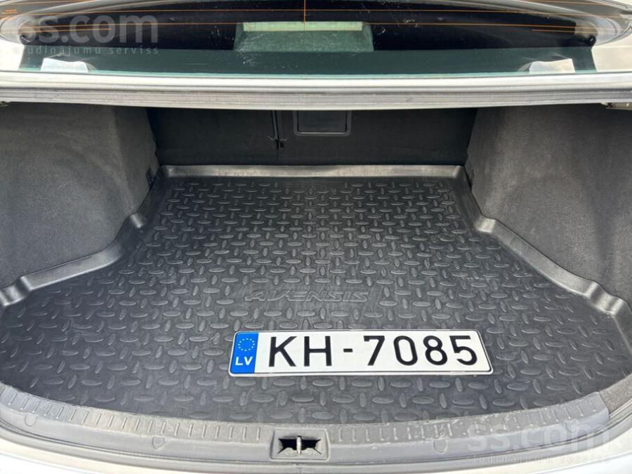 Grey Toyota Avensis 2016 in Riga, with an engine capacity of 1.80 L and mileage of 127 thousand km for 11740 €, photo 18 on AUTOMOTO.COM.LV
