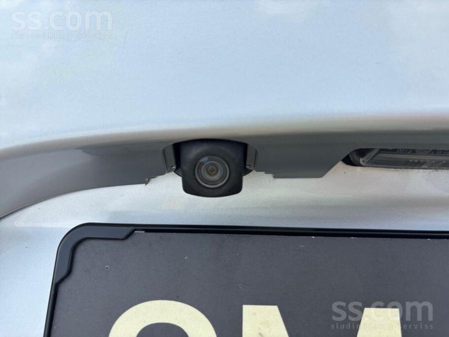 Grey Toyota Avensis 2016 in Riga, with an engine capacity of 1.80 L and mileage of 127 thousand km for 11740 €, photo 19 on AUTOMOTO.COM.LV