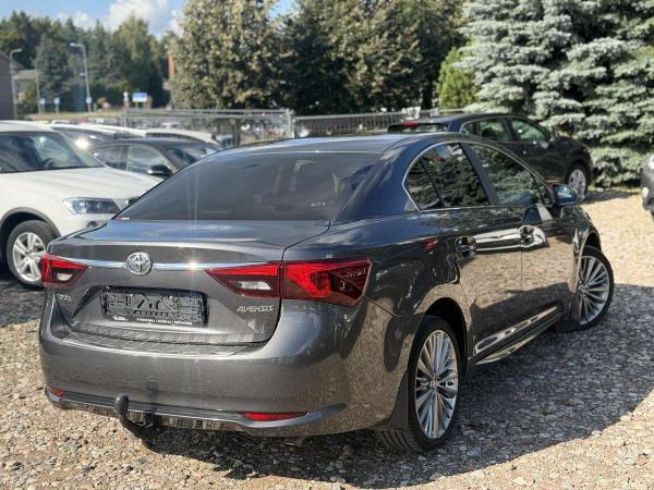 Grey Toyota Avensis 2016 in Utena, with an engine capacity of 1.60 L and mileage of 250 thousand km for 6790 €, photo 5 on AUTOMOTO.COM.LV