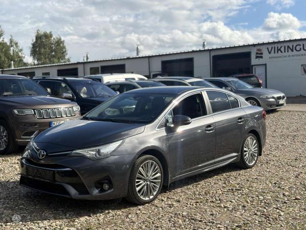 Grey Toyota Avensis 2016 in Utena, with an engine capacity of 1.60 L and mileage of 250 thousand km for 6790 €, photo 7 on AUTOMOTO.COM.LV