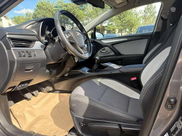 Grey Toyota Avensis 2016 in Utena, with an engine capacity of 1.60 L and mileage of 250 thousand km for 6790 €, photo 9 on AUTOMOTO.COM.LV