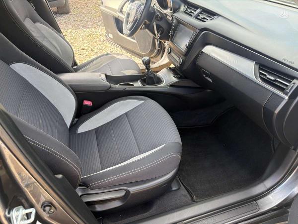 Grey Toyota Avensis 2016 in Utena, with an engine capacity of 1.60 L and mileage of 250 thousand km for 6790 €, photo 11 on AUTOMOTO.COM.LV