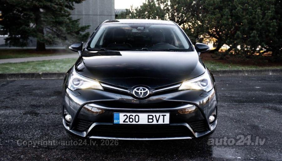 Grey Toyota Avensis 2017 in Tallinn, with an engine capacity of 1.80 L and mileage of 176 thousand km for 9990 €, photo 2 on AUTOMOTO.COM.LV