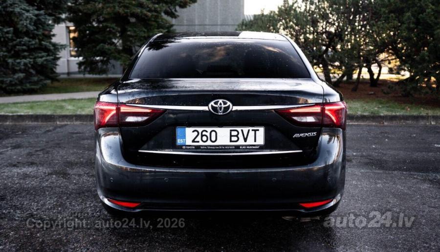 Grey Toyota Avensis 2017 in Tallinn, with an engine capacity of 1.80 L and mileage of 176 thousand km for 9990 €, photo 5 on AUTOMOTO.COM.LV