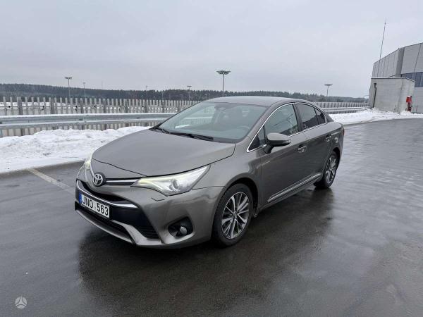 Grey Toyota Avensis 2017 in Vilnius, with an engine capacity of 1.80 L and mileage of 226 thousand km for 11200 €, photo 1 on AUTOMOTO.COM.LV