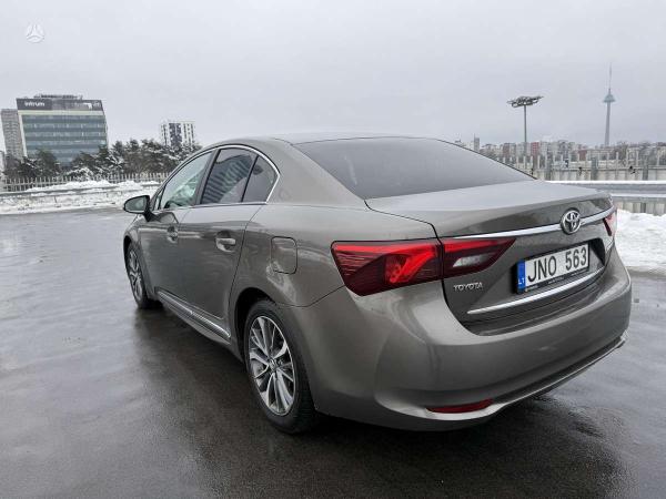 Grey Toyota Avensis 2017 in Vilnius, with an engine capacity of 1.80 L and mileage of 226 thousand km for 11200 €, photo 2 on AUTOMOTO.COM.LV