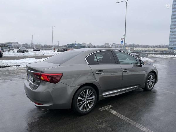 Grey Toyota Avensis 2017 in Vilnius, with an engine capacity of 1.80 L and mileage of 226 thousand km for 11200 €, photo 3 on AUTOMOTO.COM.LV