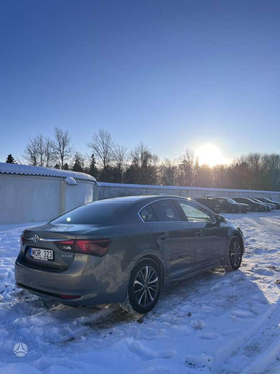 Grey Toyota Avensis 2017 in Kaunas, with an engine capacity of 1.80 L and mileage of 145 thousand km for 13000 €, photo 4 on AUTOMOTO.COM.LV