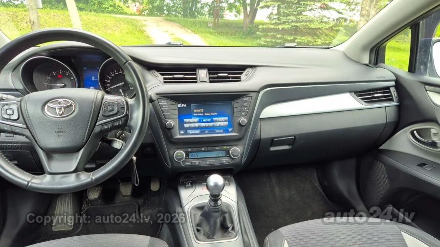 Серый Тойота Авенсис 2017 в Пайде, объемом двигателя 1.80 л и пробегом 72 тыс. км за 11500 €, фото 10 на AUTOMOTO.COM.LV