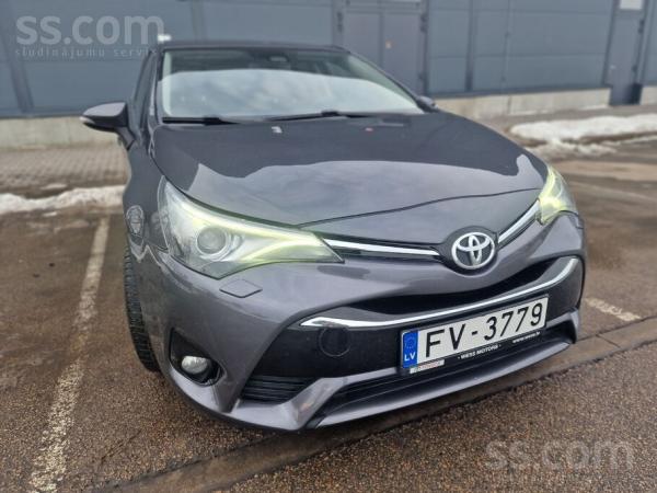Серый Тойота Авенсис 2017 в Рига, объемом двигателя 1.80 л и пробегом 161 тыс. км за 10300 €, фото 1 на AUTOMOTO.COM.LV