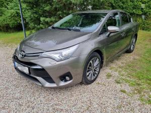 Pelēks Toyota Avensis 2017 Alīta, ar dzinēja tilpumu 1.80 L un nobraukumu 109 tūkst. km par 7500 €, foto  vietnē AUTOMOTO.COM.LV