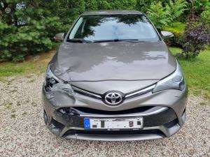 Grey Toyota Avensis 2017 in Alytus, with an engine capacity of 1.80 L and mileage of 109 thousand km for 7500 €, photo 3 on AUTOMOTO.COM.LV