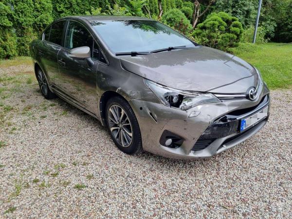 Серый Тойота Авенсис 2017 в Алитус, объемом двигателя 1.80 л и пробегом 109 тыс. км за 7500 €, фото 3 на AUTOMOTO.COM.LV