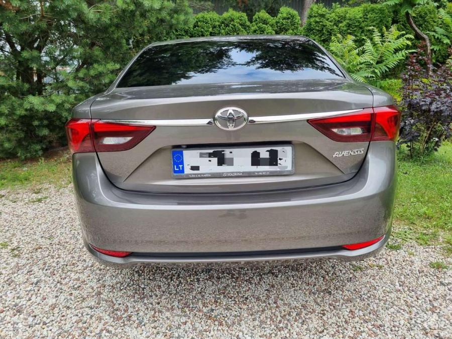 Grey Toyota Avensis 2017 in Alytus, with an engine capacity of 1.80 L and mileage of 109 thousand km for 7500 €, photo 6 on AUTOMOTO.COM.LV