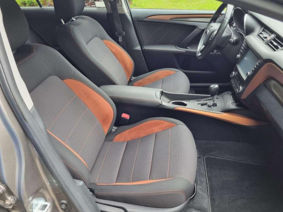 Grey Toyota Avensis 2017 in Alytus, with an engine capacity of 1.80 L and mileage of 109 thousand km for 7500 €, photo 11 on AUTOMOTO.COM.LV