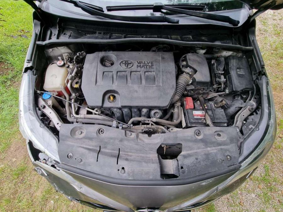 Grey Toyota Avensis 2017 in Alytus, with an engine capacity of 1.80 L and mileage of 109 thousand km for 7500 €, photo 16 on AUTOMOTO.COM.LV
