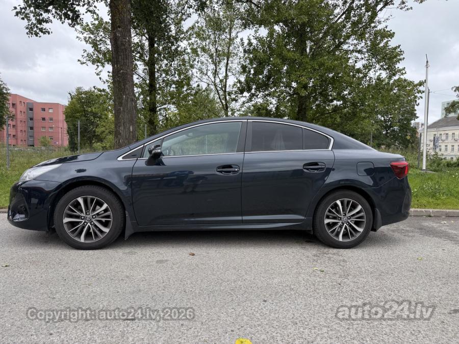 Серый Тойота Авенсис 2017 в Таллин, объемом двигателя 1.80 л и пробегом 65 тыс. км за 14300 €, фото 4 на AUTOMOTO.COM.LV