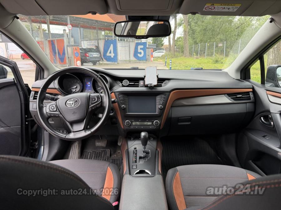 Серый Тойота Авенсис 2017 в Таллин, объемом двигателя 1.80 л и пробегом 65 тыс. км за 14300 €, фото 15 на AUTOMOTO.COM.LV
