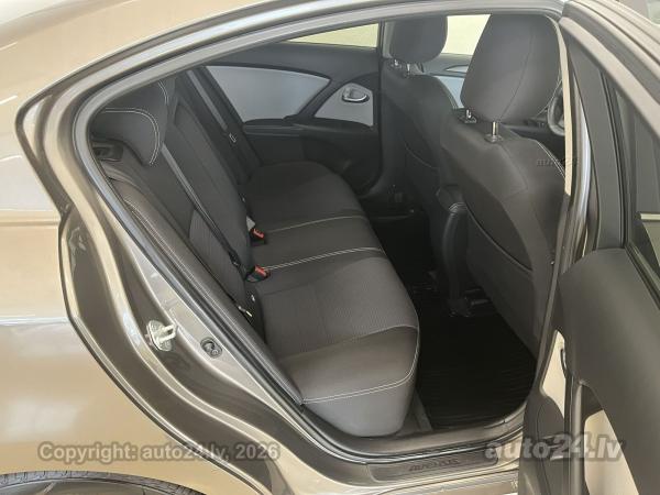 Pelēks Toyota Avensis 2017 Rakvere, ar dzinēja tilpumu 1.80 L un nobraukumu 138 tūkst. km par 13490 €, foto 6 vietnē AUTOMOTO.COM.LV