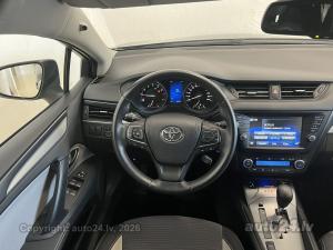 Grey Toyota Avensis 2017 in Rakvere, with an engine capacity of 1.80 L and mileage of 138 thousand km for 13490 €, photo 8 on AUTOMOTO.COM.LV
