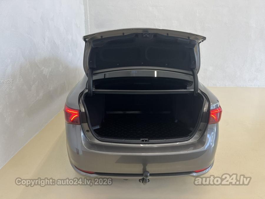 Grey Toyota Avensis 2017 in Rakvere, with an engine capacity of 1.80 L and mileage of 138 thousand km for 13490 €, photo 14 on AUTOMOTO.COM.LV