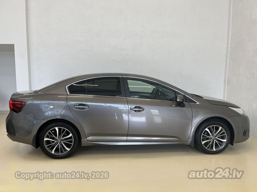 Grey Toyota Avensis 2017 in Rakvere, with an engine capacity of 1.80 L and mileage of 138 thousand km for 13490 €, photo 16 on AUTOMOTO.COM.LV