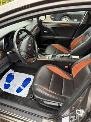 Серый Тойота Авенсис 2017 в Рига, объемом двигателя 1.80 л и пробегом 83 тыс. км за 13990 €, фото 14 на AUTOMOTO.COM.LV