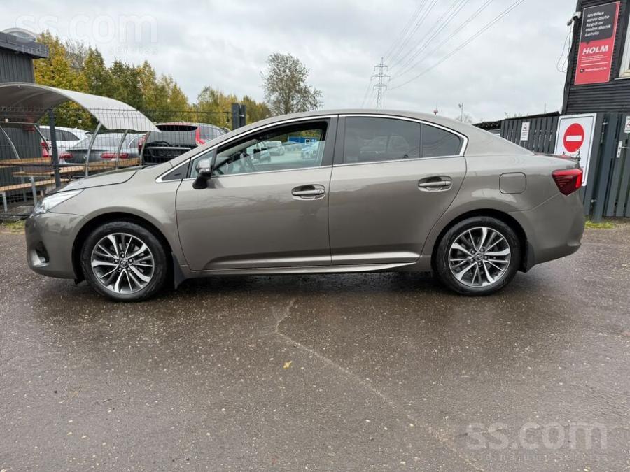 Grey Toyota Avensis 2017 in Riga, with an engine capacity of 1.80 L and mileage of 83 thousand km for 12590 €, photo 7 on AUTOMOTO.COM.LV