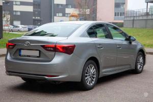 Grey Toyota Avensis 2018 in Vilnius, with an engine capacity of 1.80 L and mileage of 139 thousand km for 13500 €, photo 5 on AUTOMOTO.COM.LV