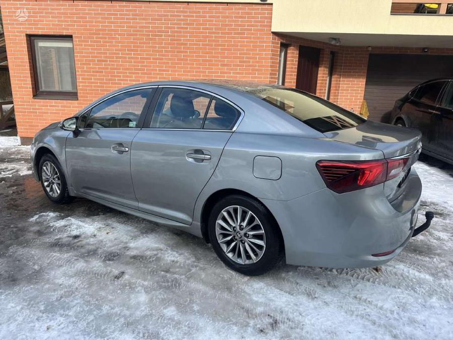 Grey Toyota Avensis 2018 in Kaunas, with an engine capacity of 1.80 L and mileage of 198 thousand km for 8700 €, photo 5 on AUTOMOTO.COM.LV