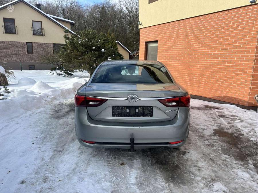 Grey Toyota Avensis 2018 in Kaunas, with an engine capacity of 1.80 L and mileage of 198 thousand km for 8700 €, photo 6 on AUTOMOTO.COM.LV