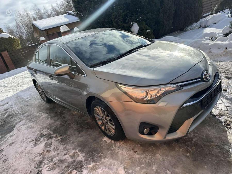 Grey Toyota Avensis 2018 in Kaunas, with an engine capacity of 1.80 L and mileage of 198 thousand km for 8700 €, photo 7 on AUTOMOTO.COM.LV