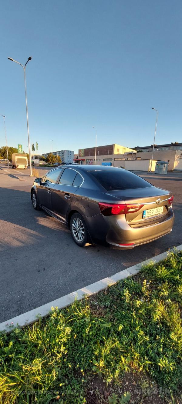 Grey Toyota Avensis 2018 in Maardu, with an engine capacity of 1.80 L and mileage of 90 thousand km for 13500 €, photo 4 on AUTOMOTO.COM.LV