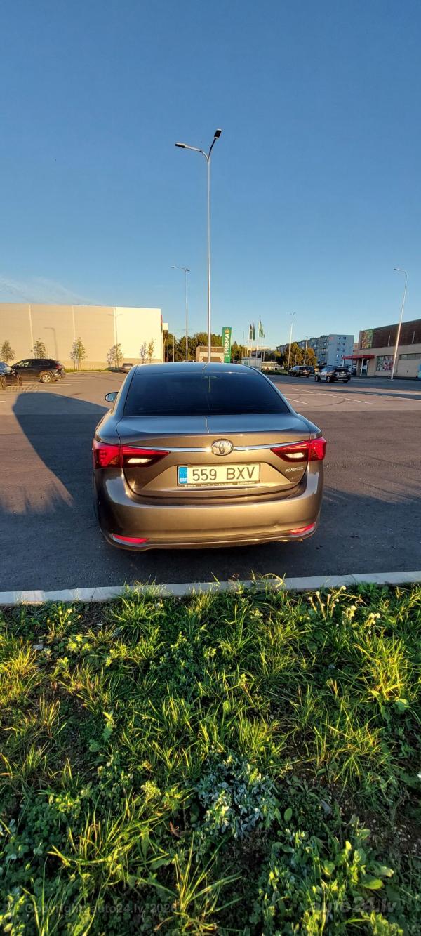 Grey Toyota Avensis 2018 in Maardu, with an engine capacity of 1.80 L and mileage of 90 thousand km for 13500 €, photo 5 on AUTOMOTO.COM.LV