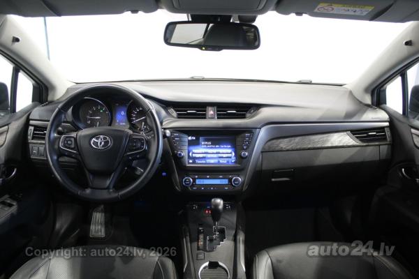 Pelēks Toyota Avensis 2018 Tallina, ar dzinēja tilpumu 2.00 L un nobraukumu 153 tūkst. km par 12990 €, foto 8 vietnē AUTOMOTO.COM.LV