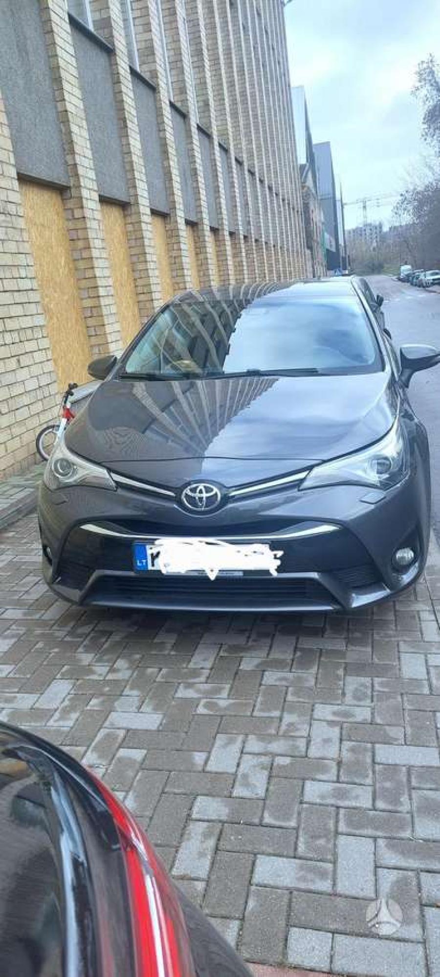 Pelēks Toyota Avensis 2018 Viļņa, ar dzinēja tilpumu 1.80 L un nobraukumu 143 tūkst. km par 11500 €, foto 1 vietnē AUTOMOTO.COM.LV